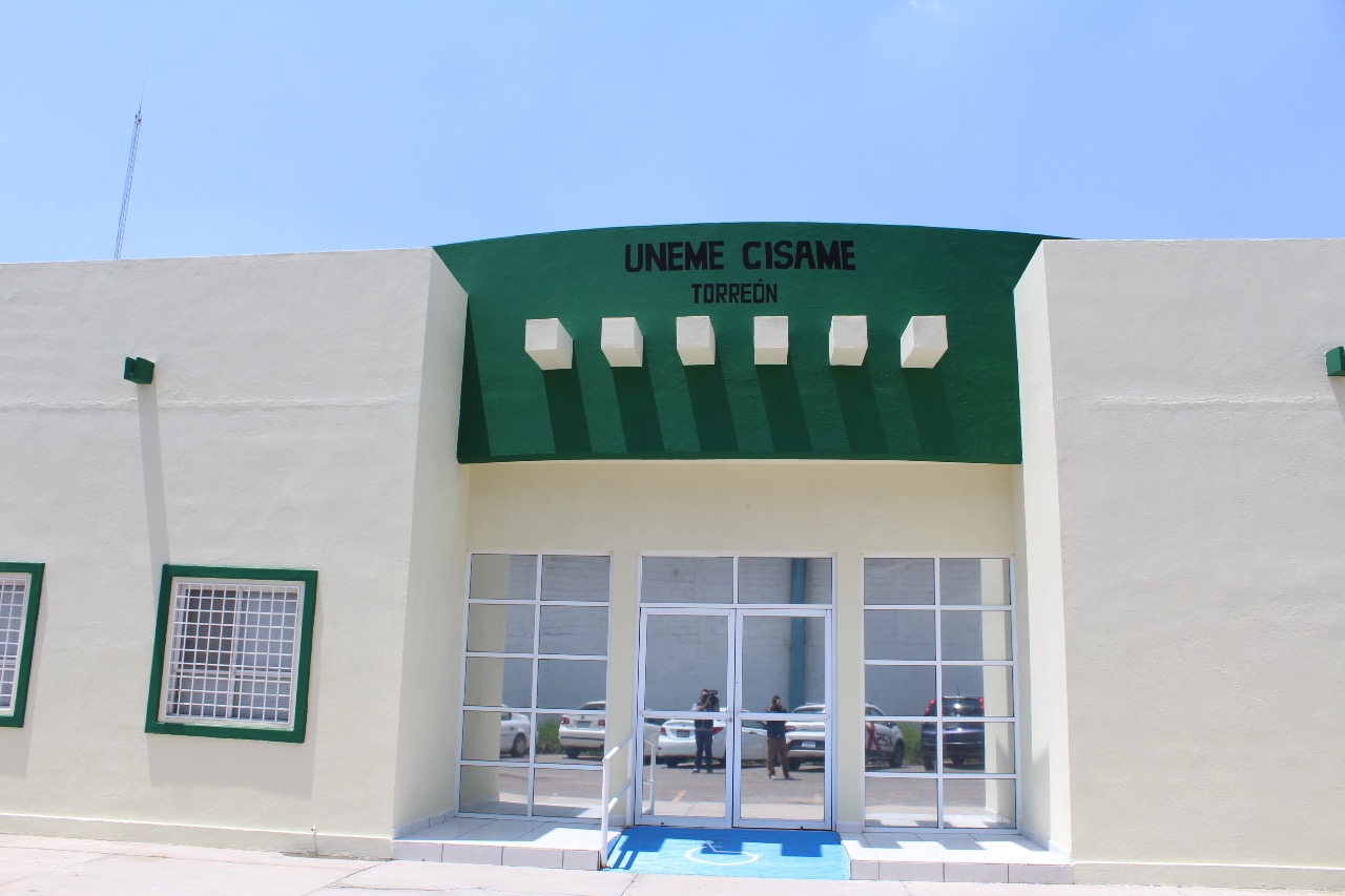 Recorre secretario Centro Integral de Salud Mental de Torreón