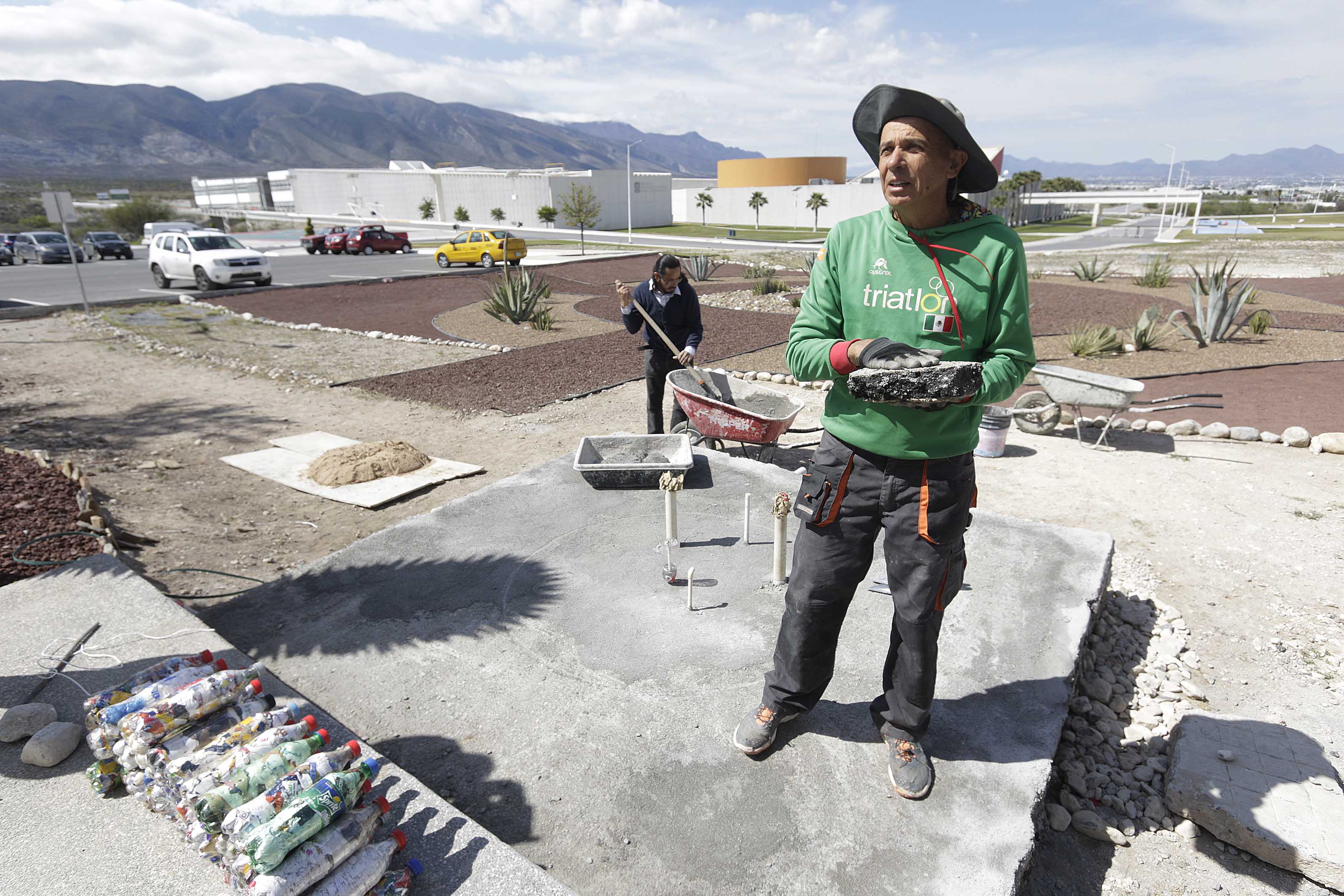 Colocacion+de+Ecoladrillos+en+la+Construccion+del+Recolector+de__+Agua+ ...