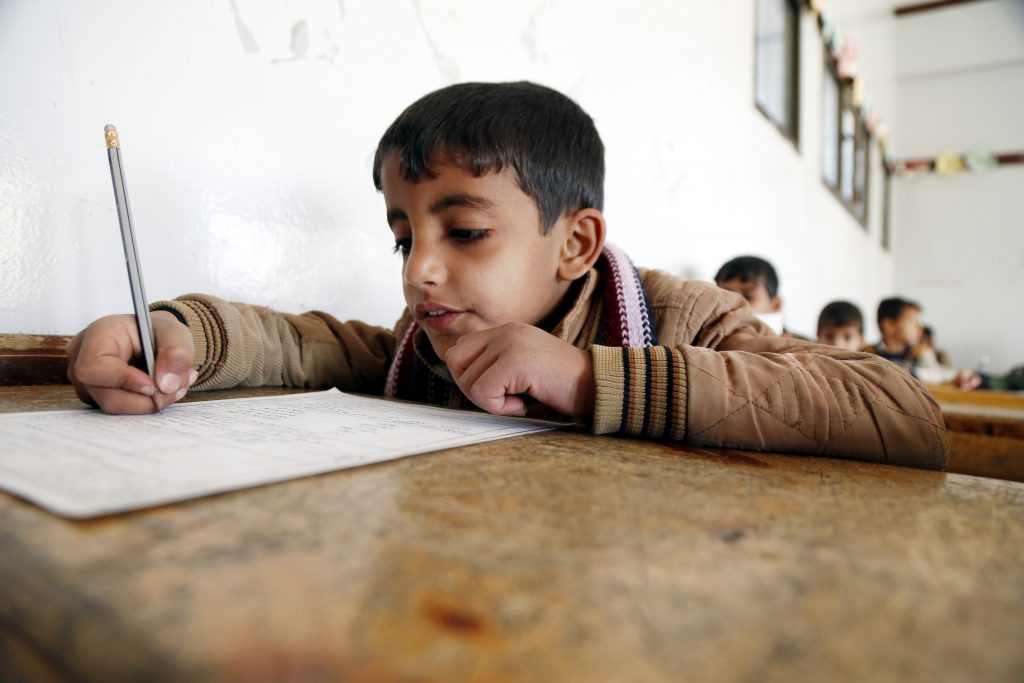 Doce millones de niños pueden no pisar jamás un aula escolar: UNESCO