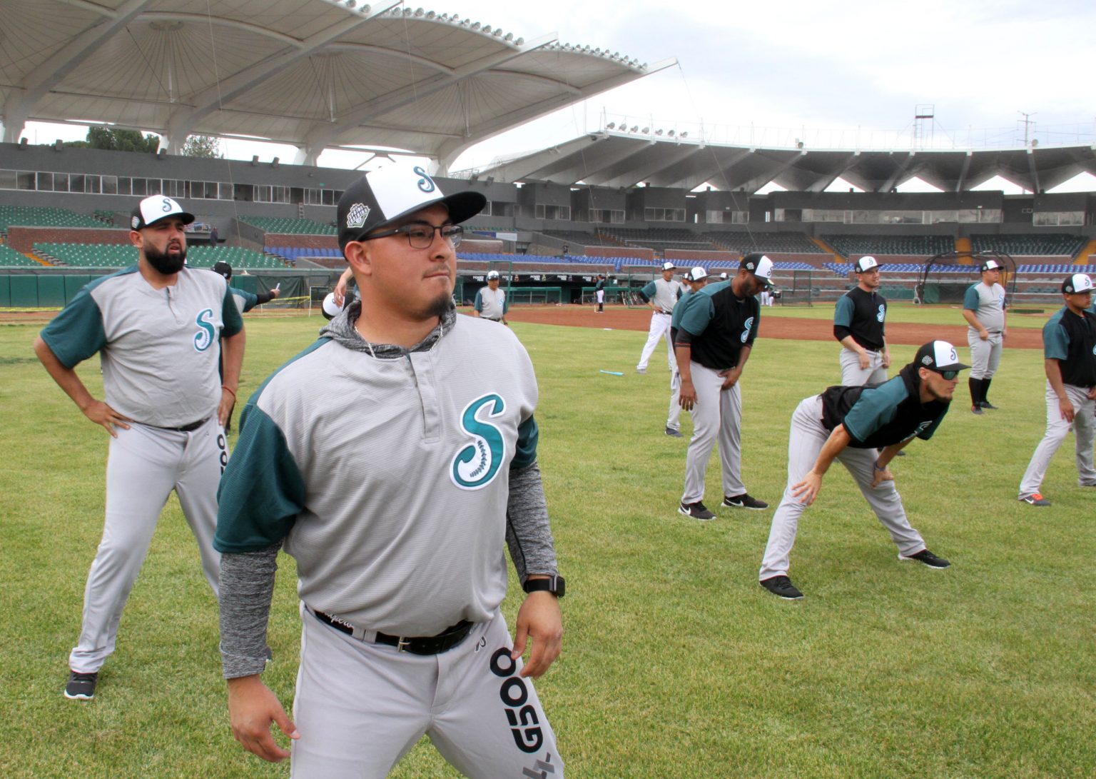 Edgar Gómez, refuerzo del bullpen de Saraperos, feliz de llegar a ...