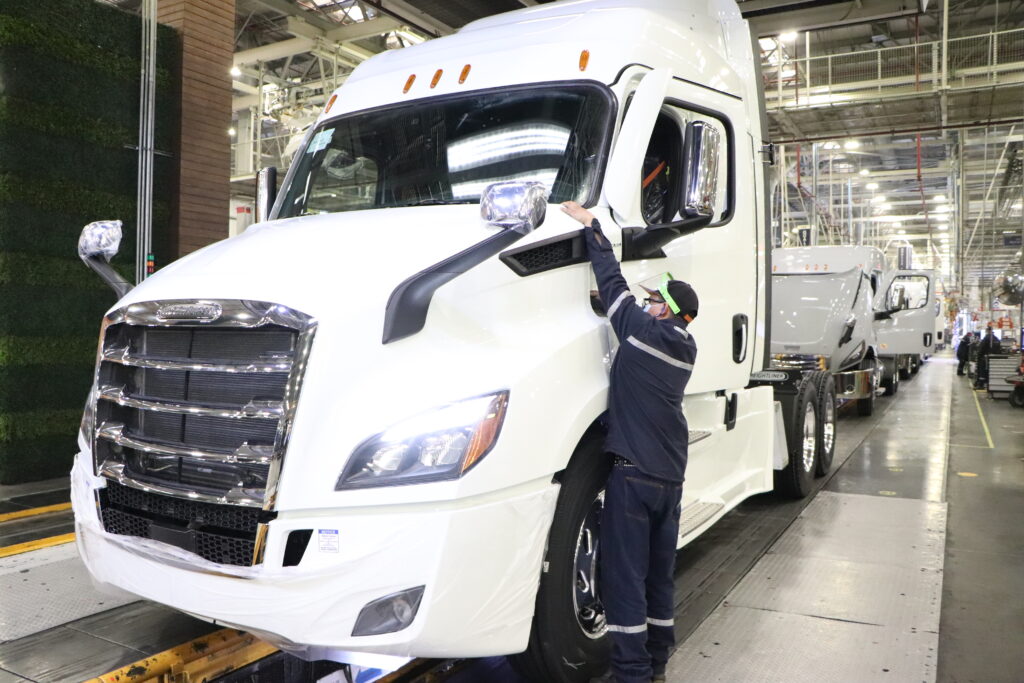 Refuerza Daimler Saltillo su compromiso con el bienestar de sus ...