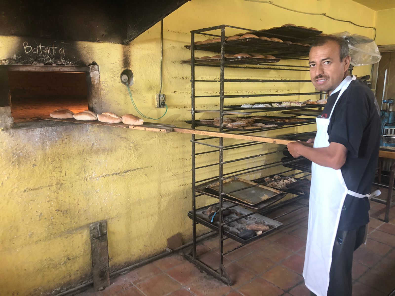 Panadería "La Perla", negocio tradicional que se ha mantenido vigente ...