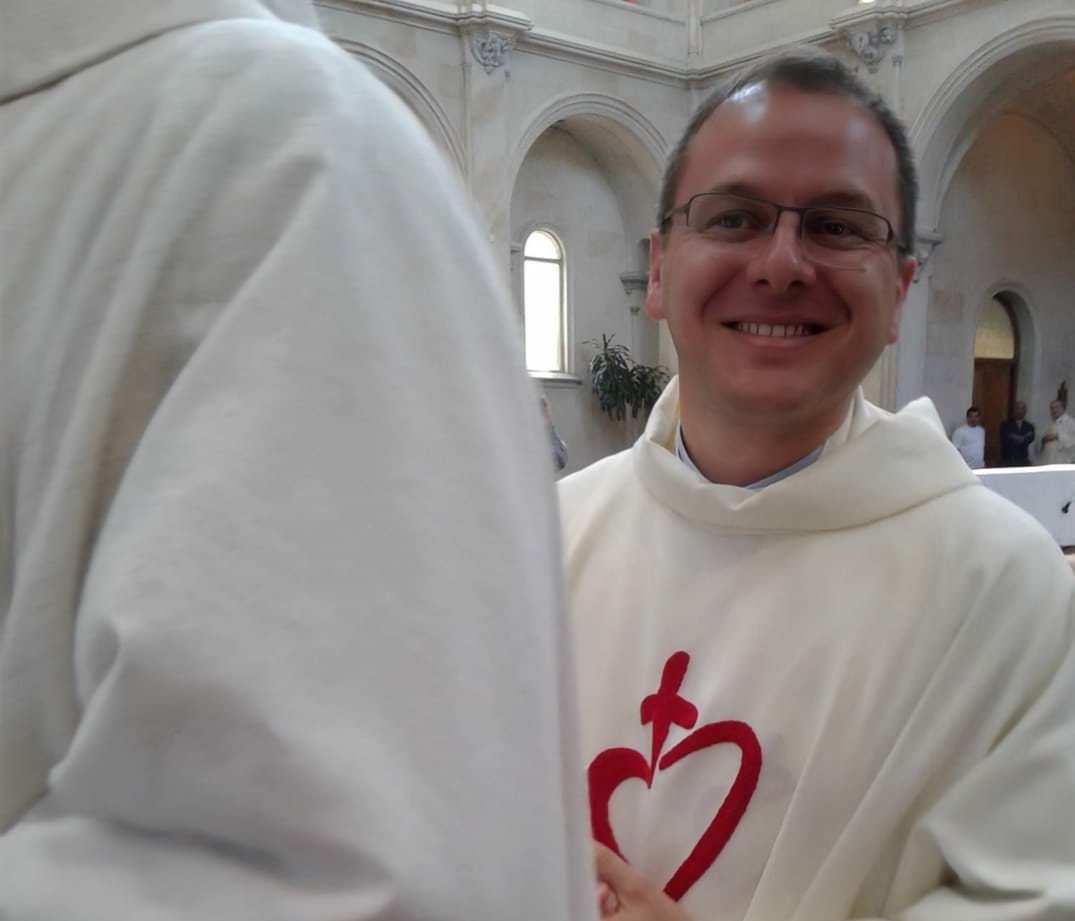 El Papa Francisco designa a un sacerdote argentino como nuevo ...