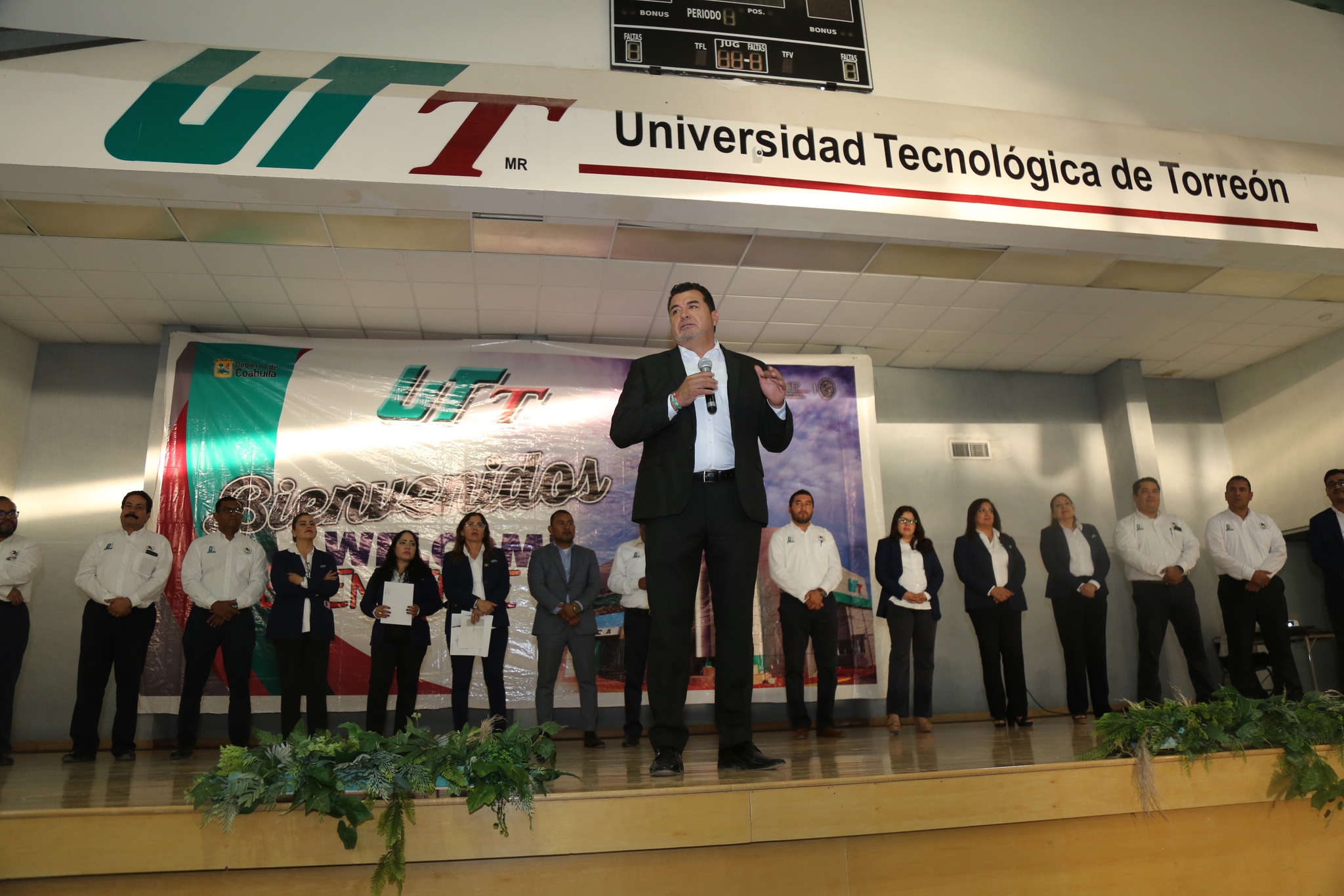 UTT da la bienvenida a sus mil 300 nuevos estudiantes