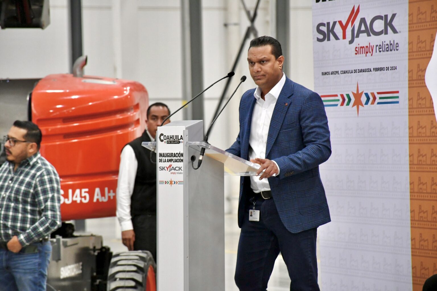 Inaugura Manolo Jiménez ampliación de empresa Skyjack en Ramos Arizpe