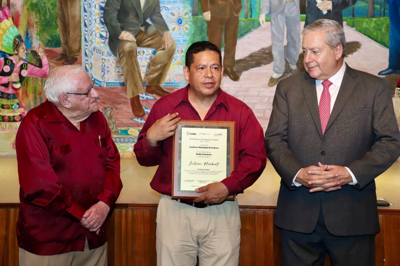 Homenajean Alcalde y Radio Concierto a Julián Herbert