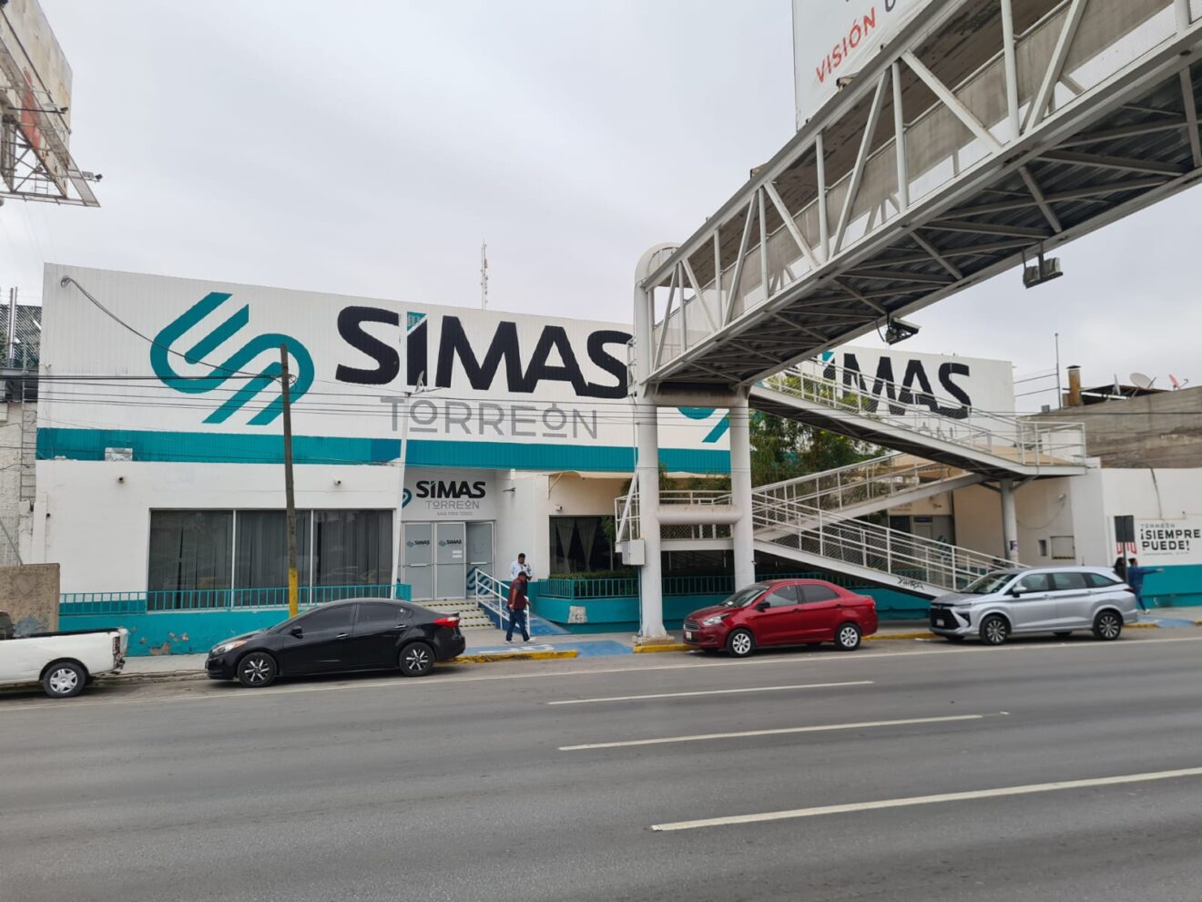 Simas Torreón recibe líquido de Agua Saludable en cuarto punto pendiente