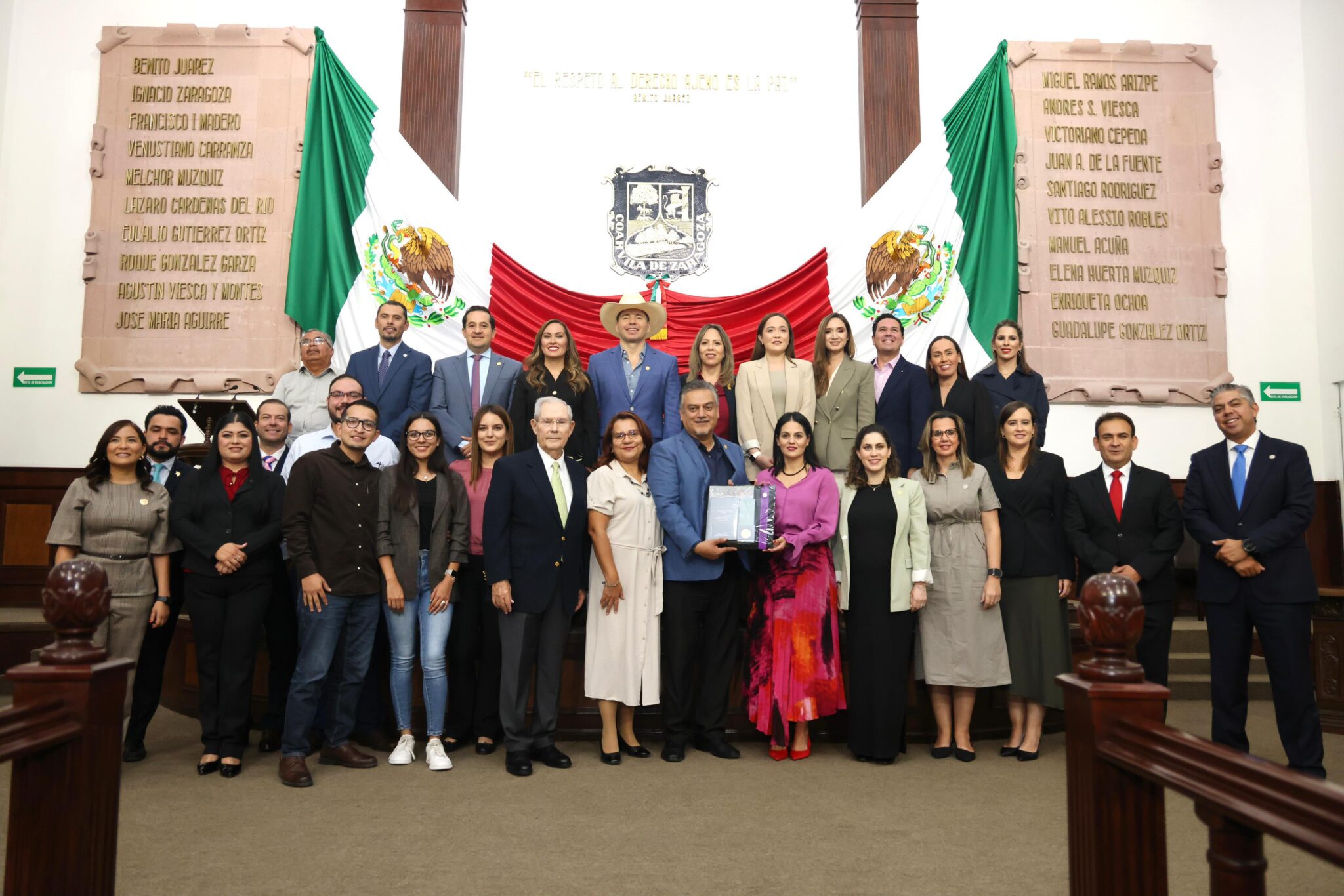 Reconoce Congreso del Estado al maestro José Luis Ulloa, autor del ...