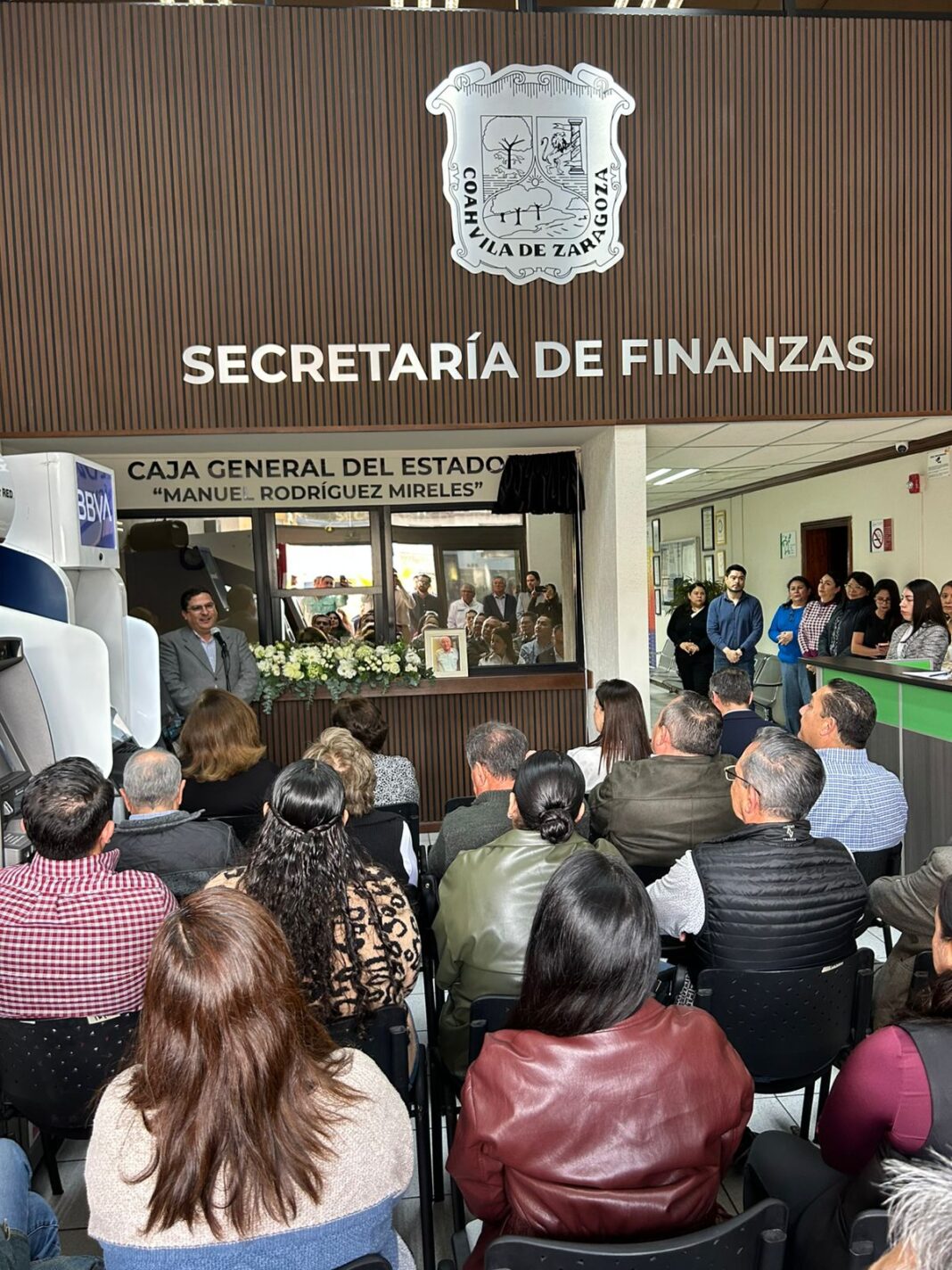 Merecido homenaje para don Manuel Rodríguez Mireles, funcionario de ...