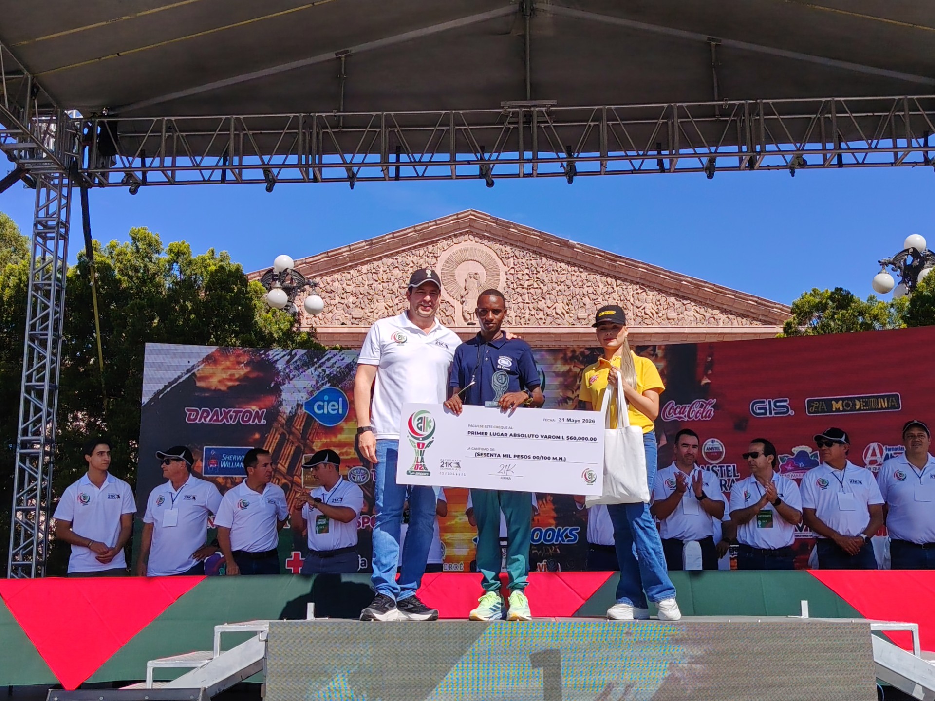 ¡Toman miles de corredores las calles de Saltillo! Todo un éxito la 21K ...
